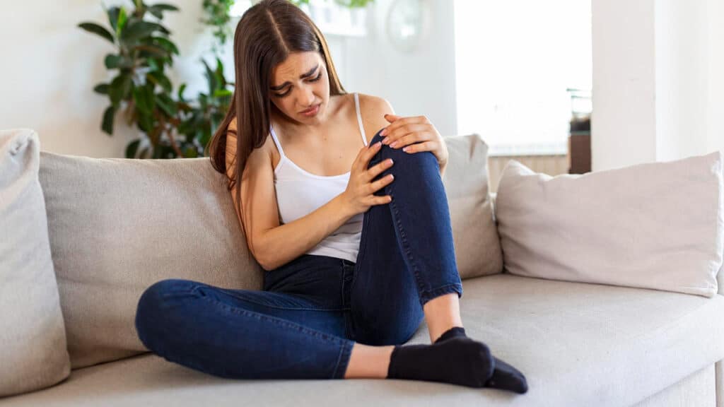 Douleur dans la jambe gauche et infarctus: quelles sont les causes